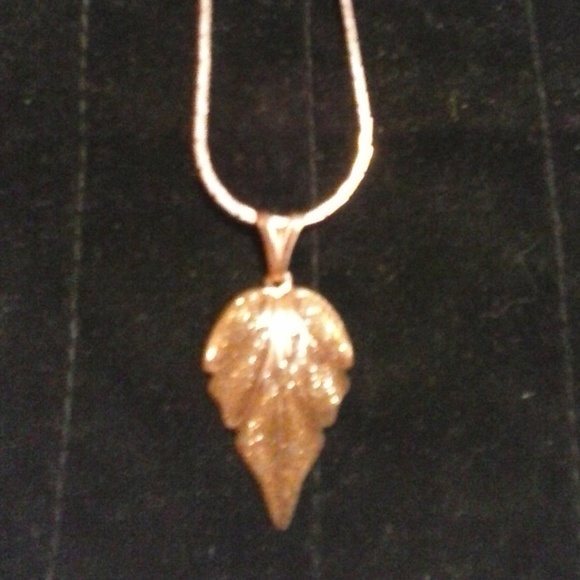 Avon | Jewelry | Vintage Avon Leaf Diamond Dust Pendant Necklace | Poshmark